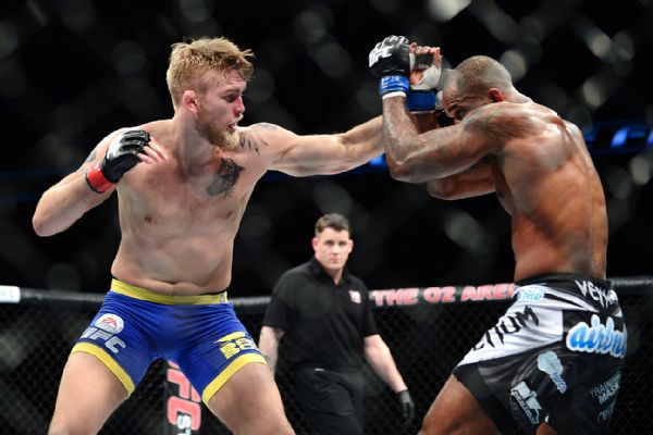 UFC Ring Girl Jhenny Andrade says Ring Girls has a ranking of most ...