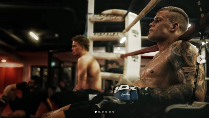 Aron Leó mætir Gavin Lofts á Caged Steel 37!